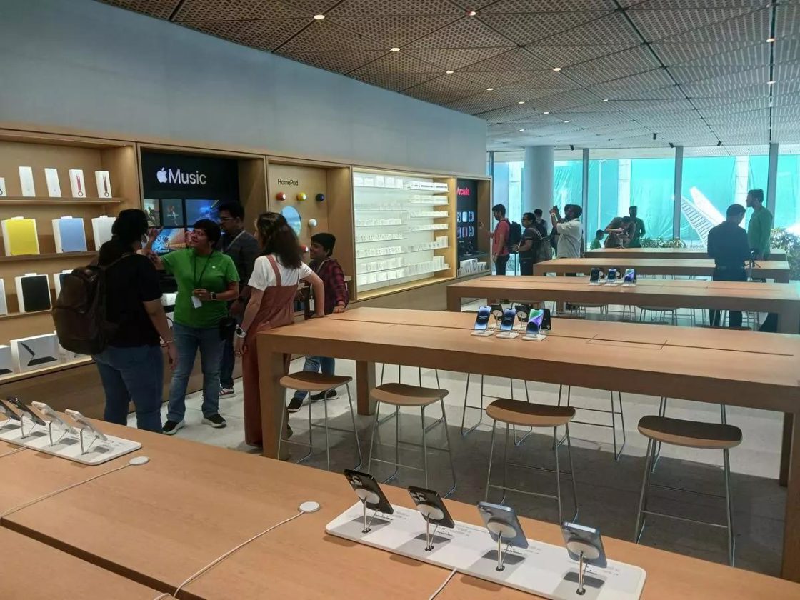 Apple completes 25 years in India, first store in the country to open ...