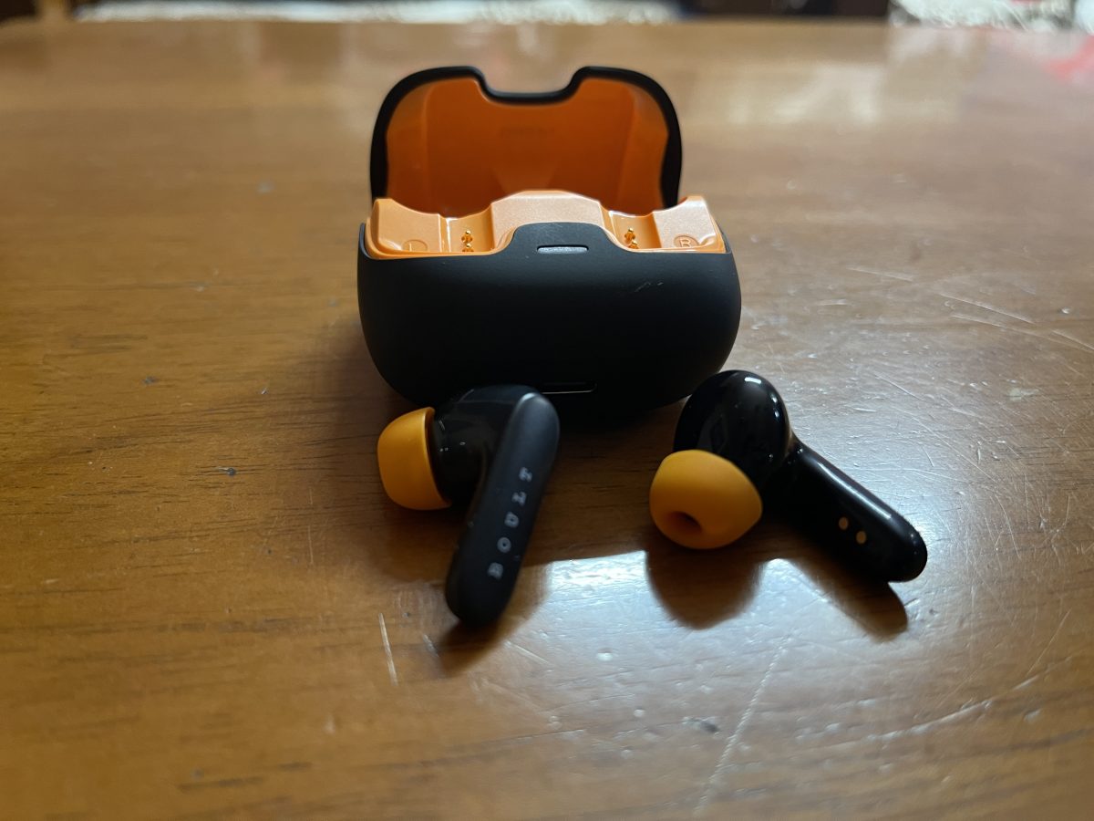 Boult Z40 Pro review: Battery, Design, and Features