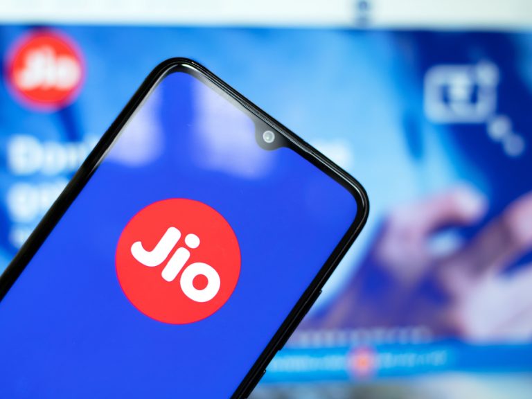 Airtel vs Jio Prepaid Plans: Detailed Comparison After Latest Price ...