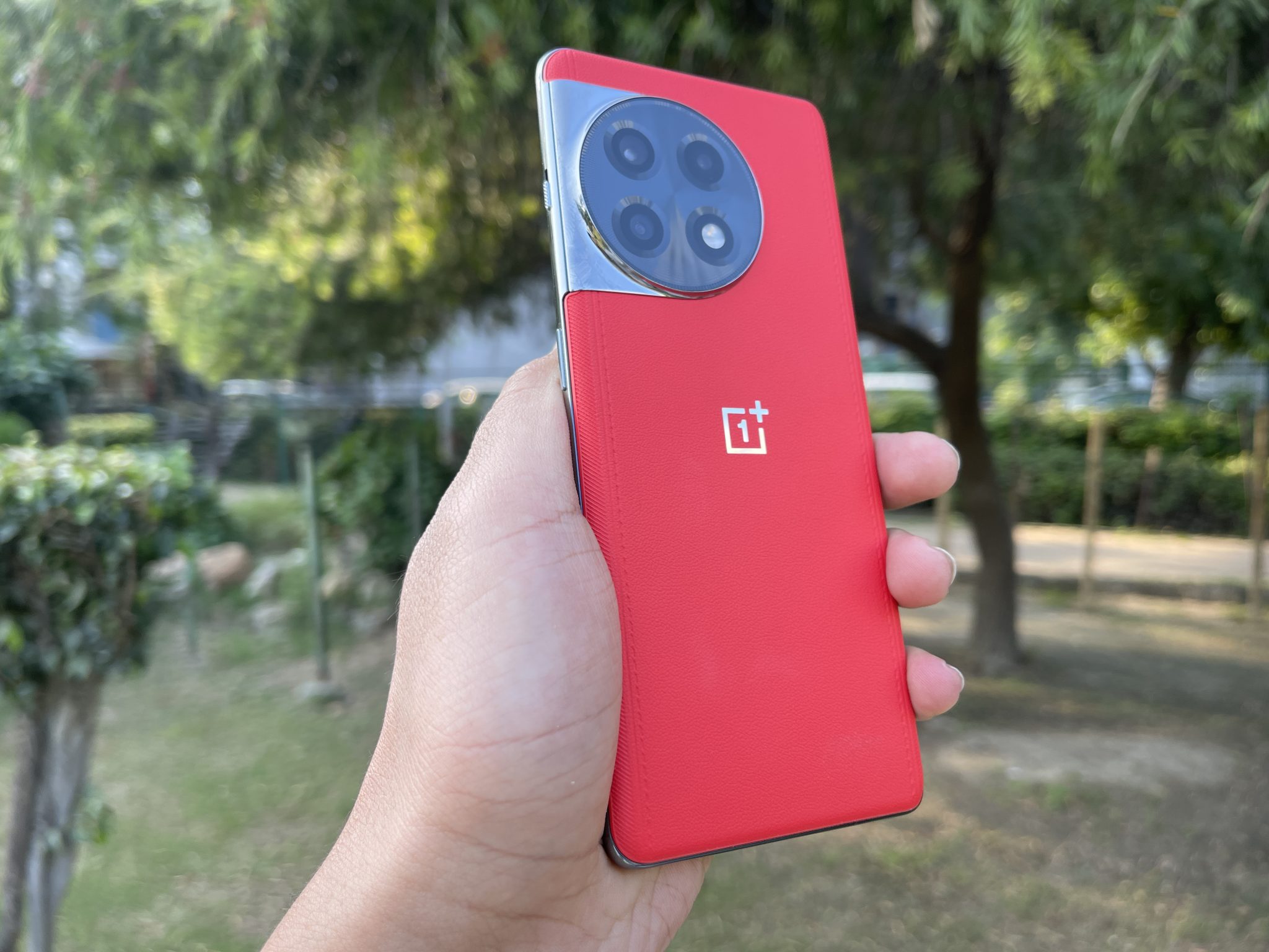 OnePlus 11R Solar Red Review: The Perfect Blend of Style and Performance