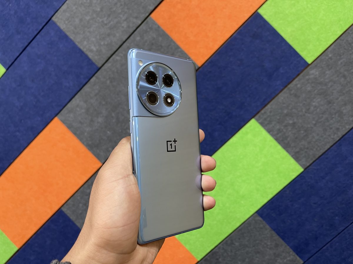 OnePlus 12R First Impressions and Unboxing: The New Flagship Contender?