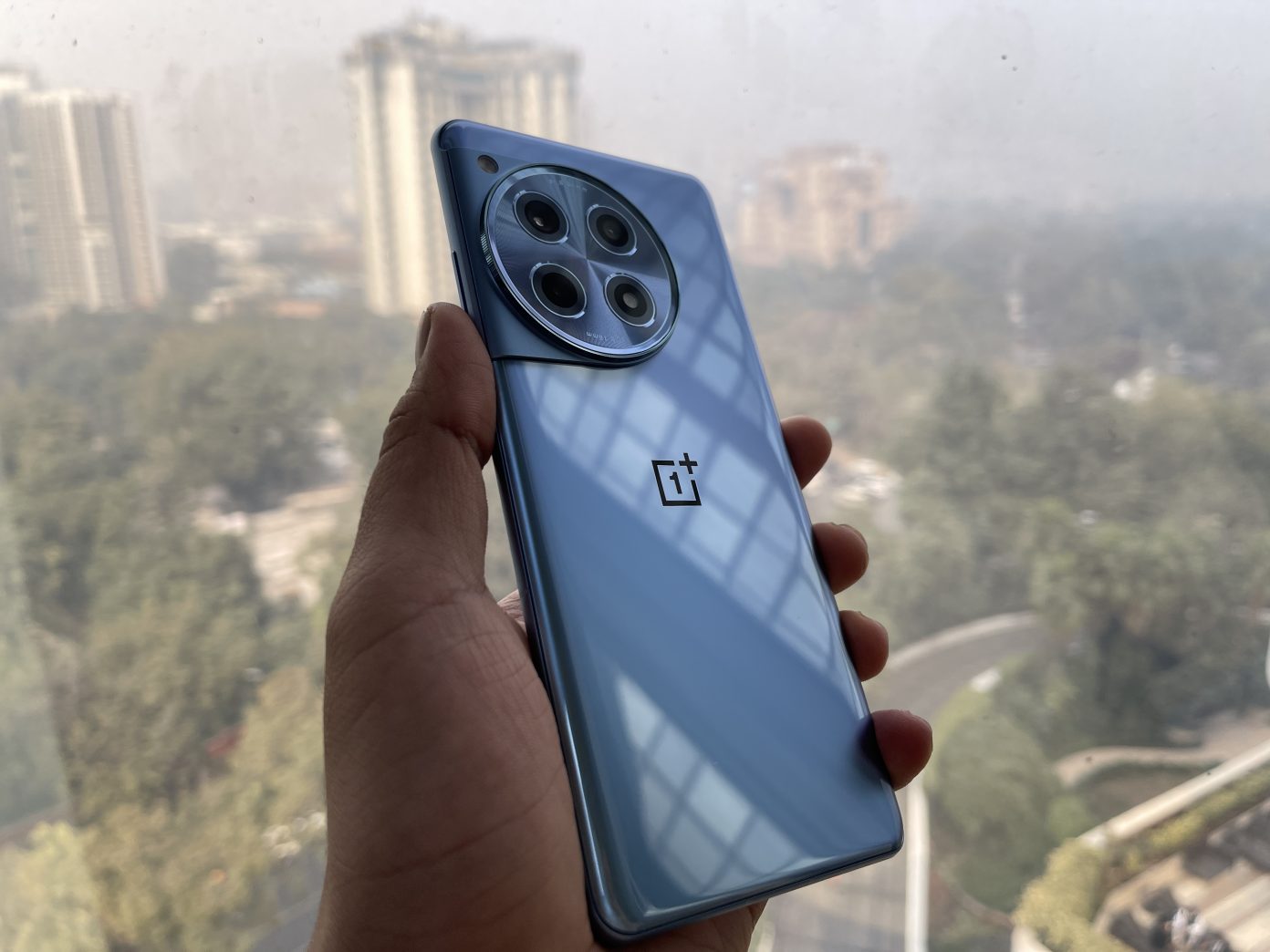 OnePlus 12R First Impressions and Unboxing: The New Flagship Contender?