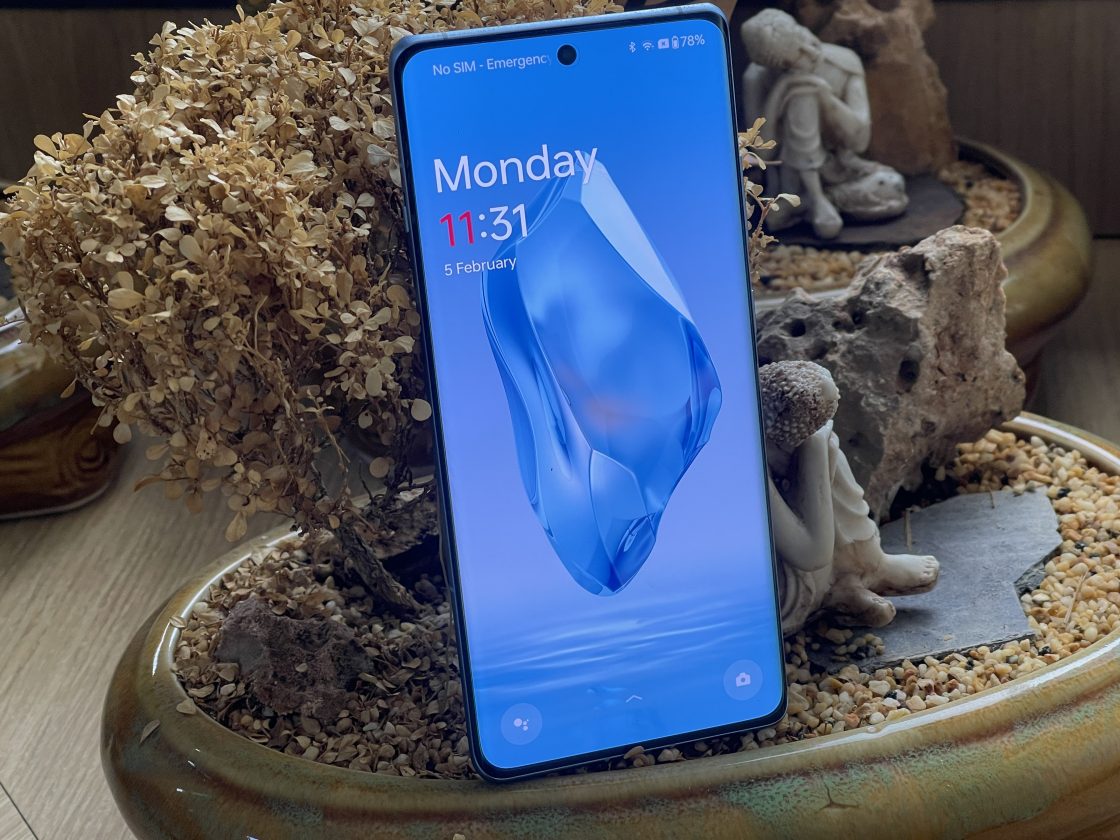 OnePlus 12R Review: A High-Performance Smartphone at a Mid-Range Price