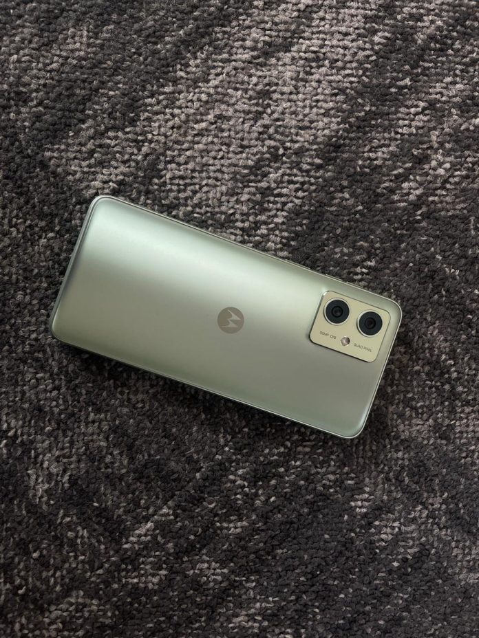Moto G64 5G First Impressions: Solid Exterior, Plenty of RAM, Promising ...