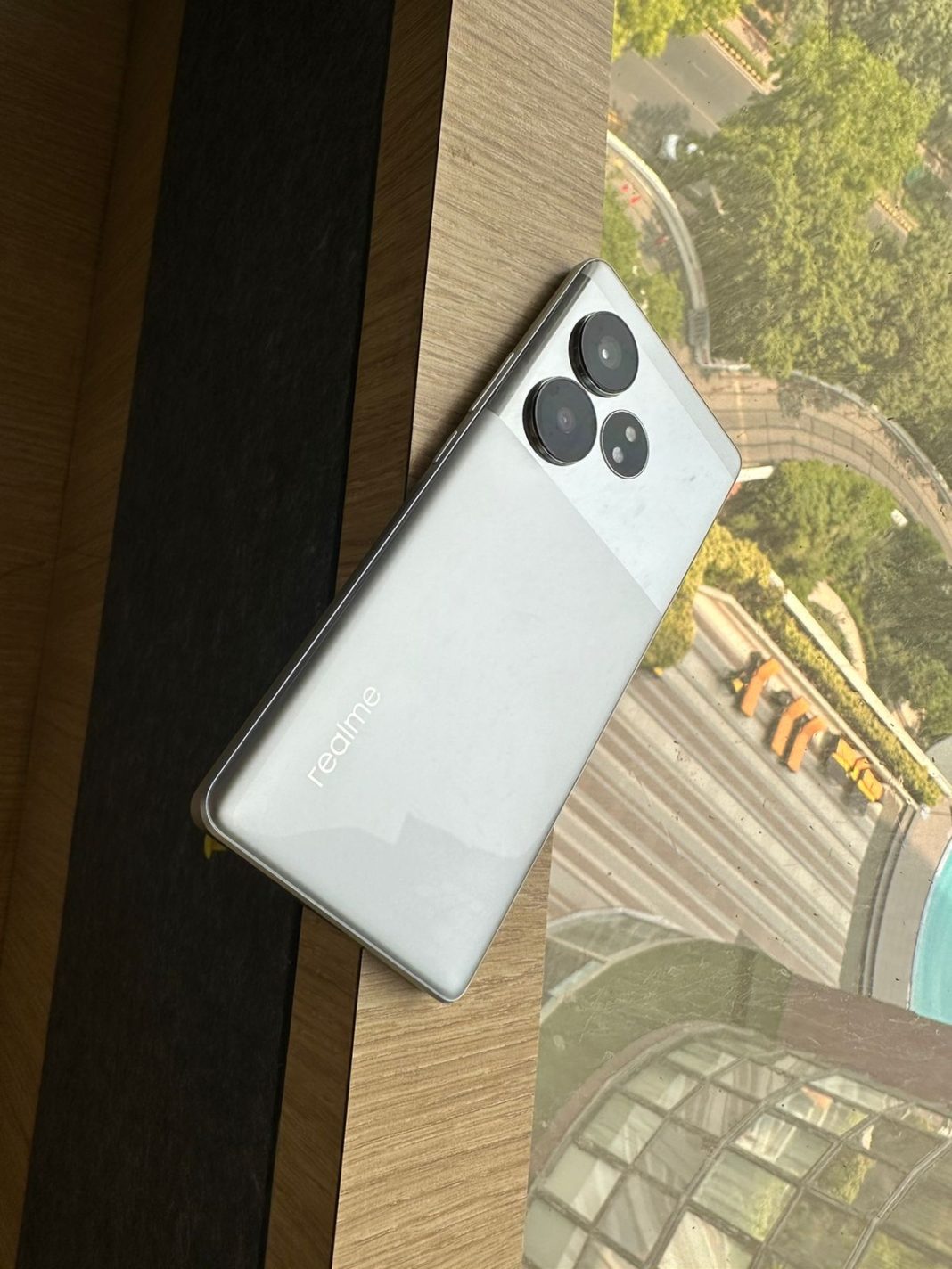 Realme GT 6T Review: A Powerhouse Mid-Range Smartphone with Stunning ...