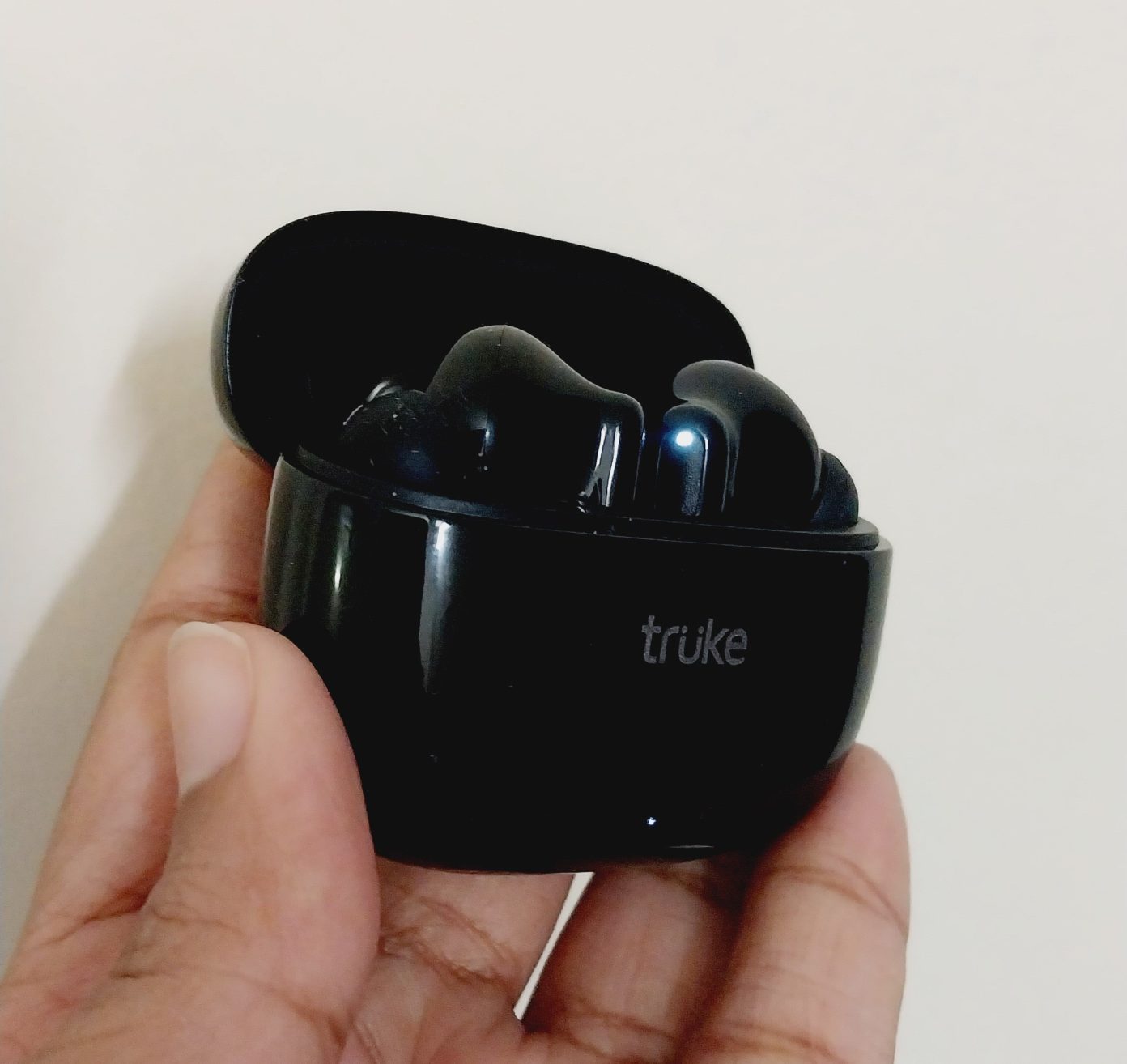 Truke Buds Elite Review - TWS Earbuds With 10mm Driver, 70Hrs Battery ...