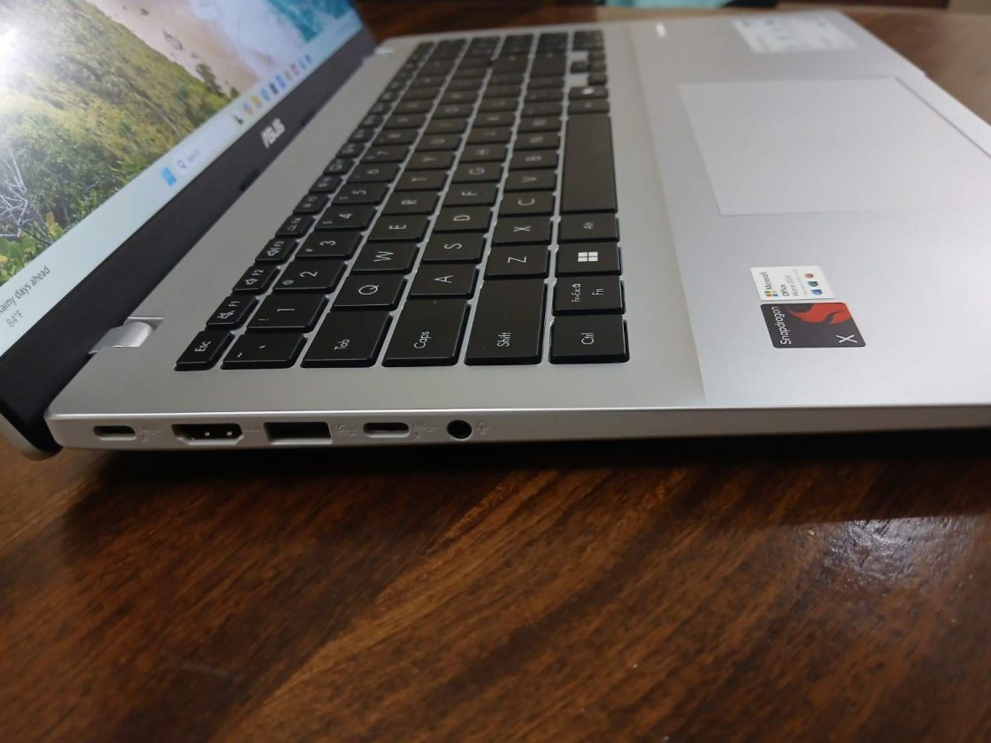 ASUS Vivobook 16 (X1607QA) Review - A Big-Screen AI-Powered Laptop With ...