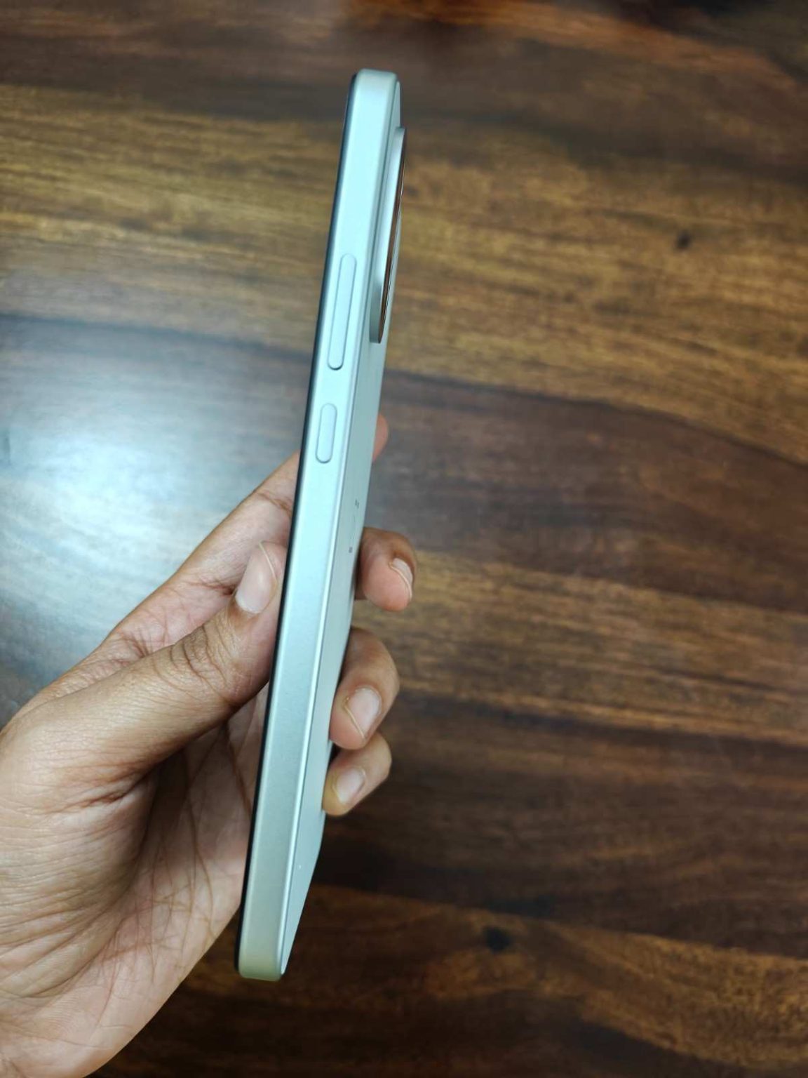 OnePlus Nord CE5 Review - A Good Under-25K Phone With Stunning AMOLED ...