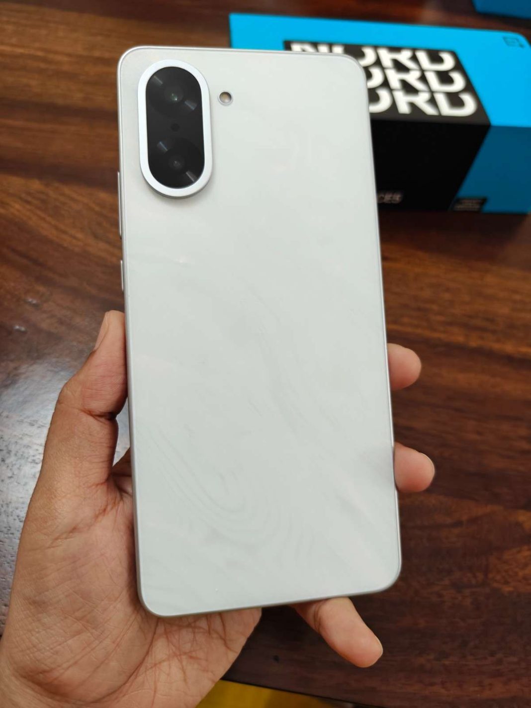 OnePlus Nord CE5 Review - A Good Under-25K Phone With Stunning AMOLED ...