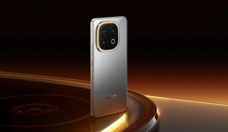iQOO 15 Ultra Tipped to Launch in 2026 Alongside Brand’s First Compact ...