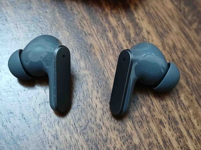 Realme Buds Air8 Review - Perfect Mid-Range TWS Buds with Good ANC and ...